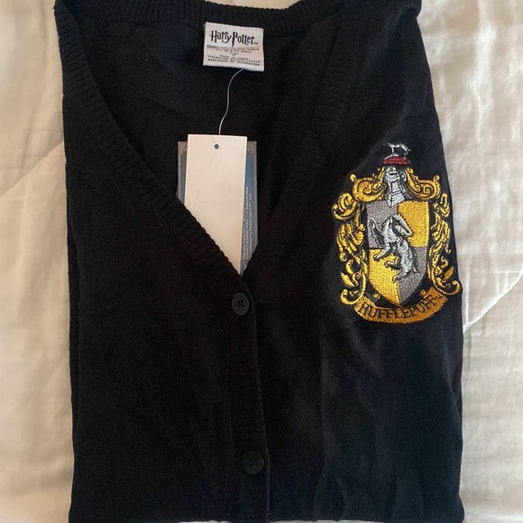 Hot Topic | Sweaters | Harry Potter Hufflepuff Black Cardigan | Poshmark